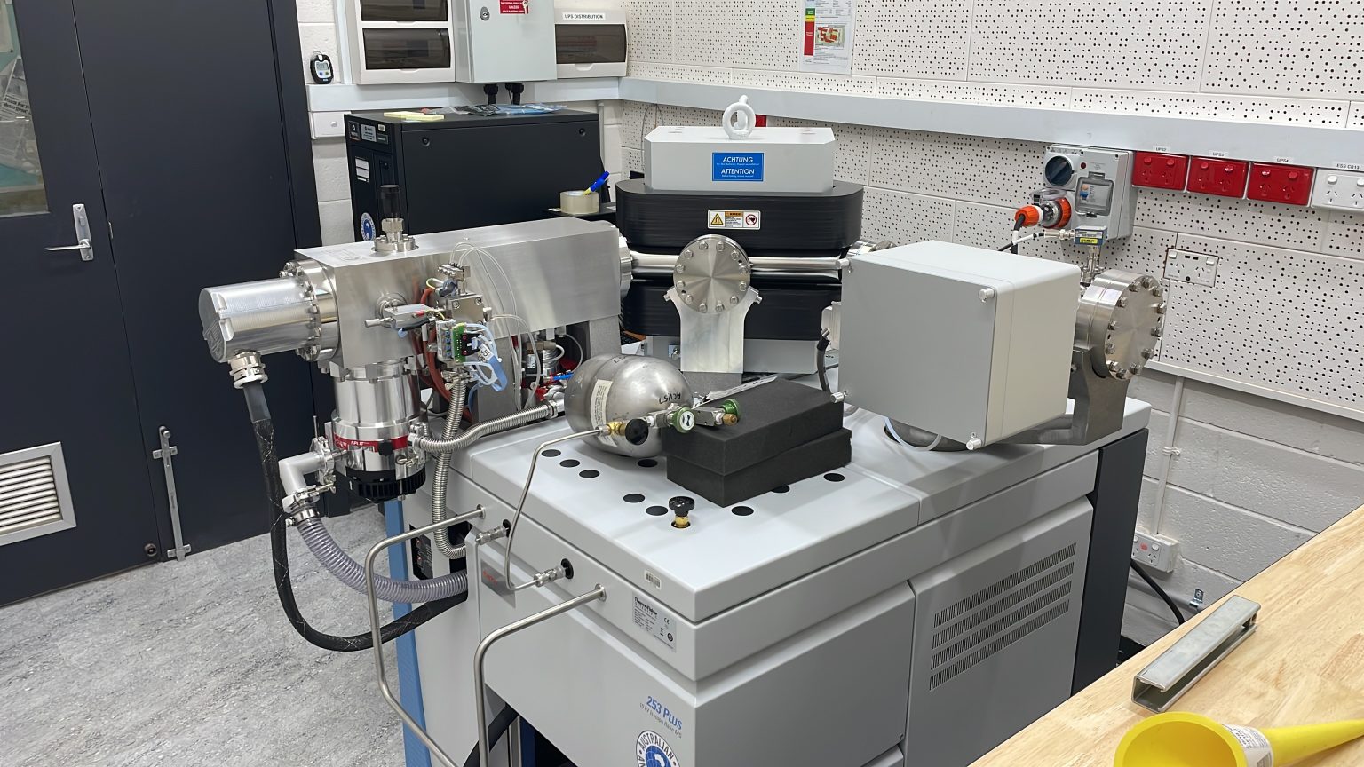 New ice core lab to analyse million-plus years of climate history - AAPP