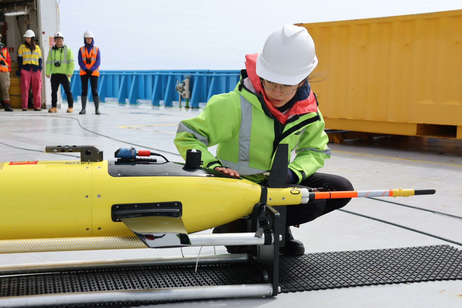 Robot gliders cruise the currents - AAPP