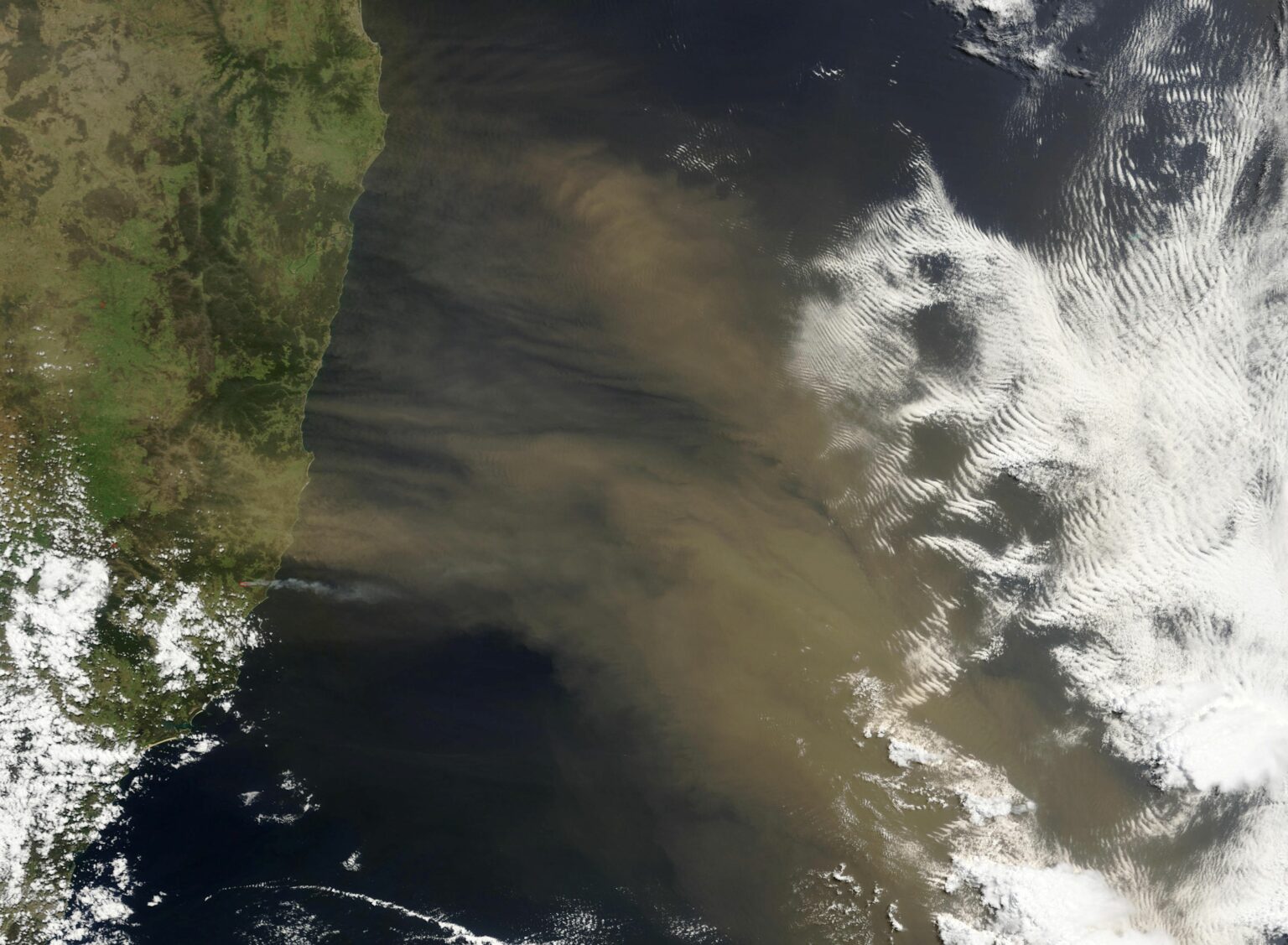 Windblown dust from land boosts productivity in the Southern Ocean - AAPP